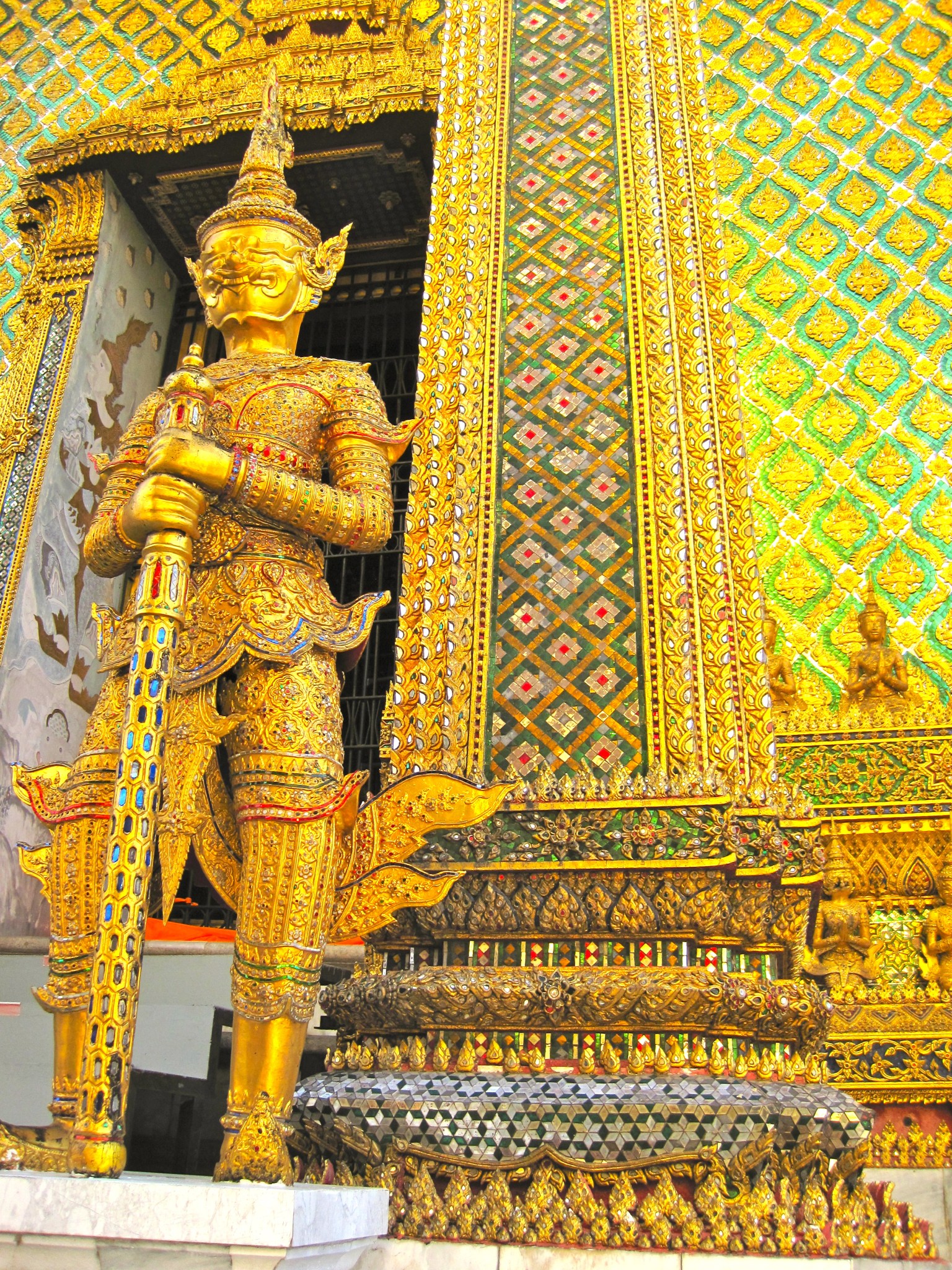 Unforgettable: Bangkok’s Grand Palace – GALLIVANCE
