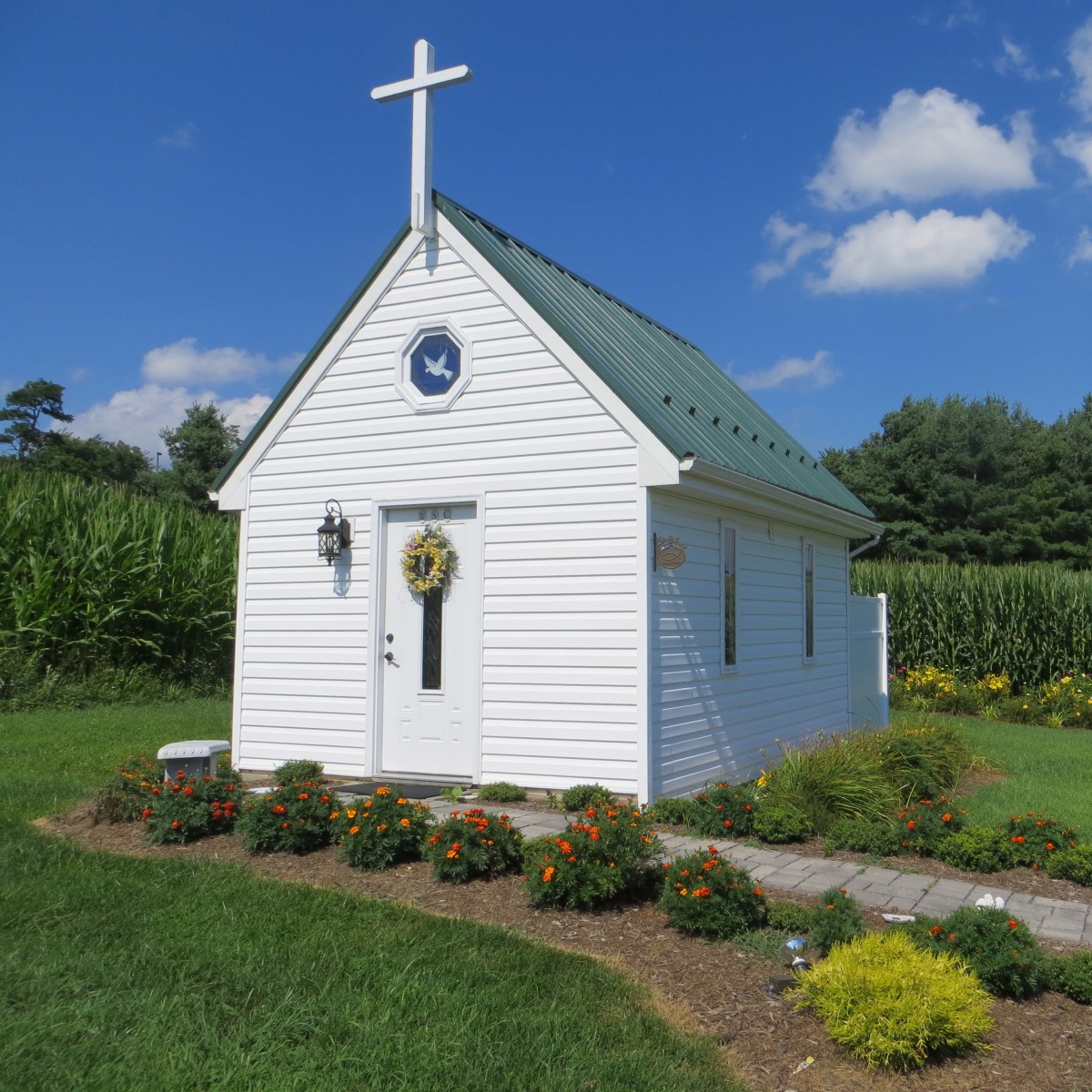Roadside Americana: Another “Smallest Church In America” – GALLIVANCE