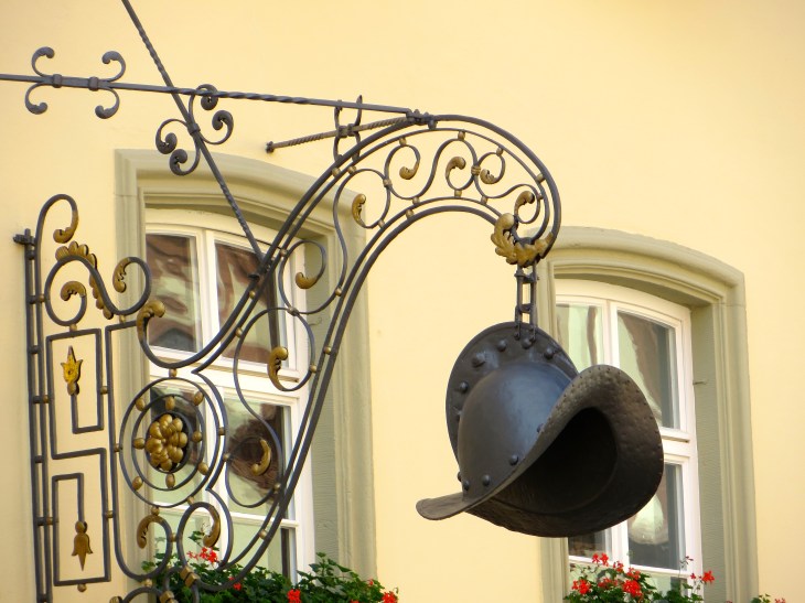 Rothenburg’s Medieval High Street: Shop Signs As Street Art – GALLIVANCE