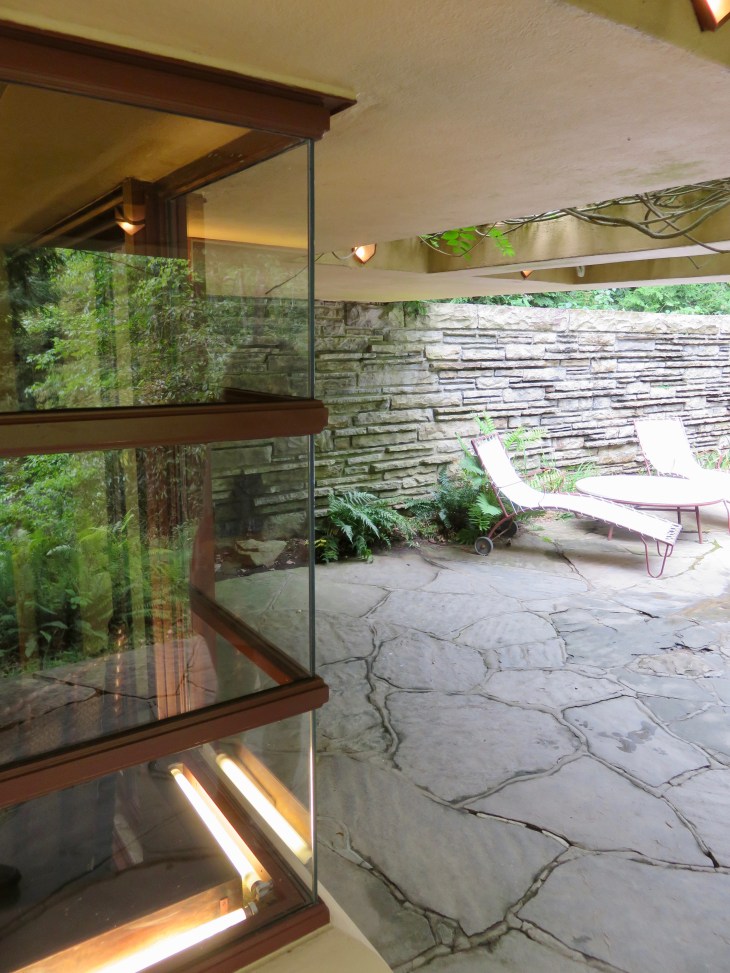 Plunging into Fallingwater: Frank Lloyd Wright’s Masterpiece – GALLIVANCE