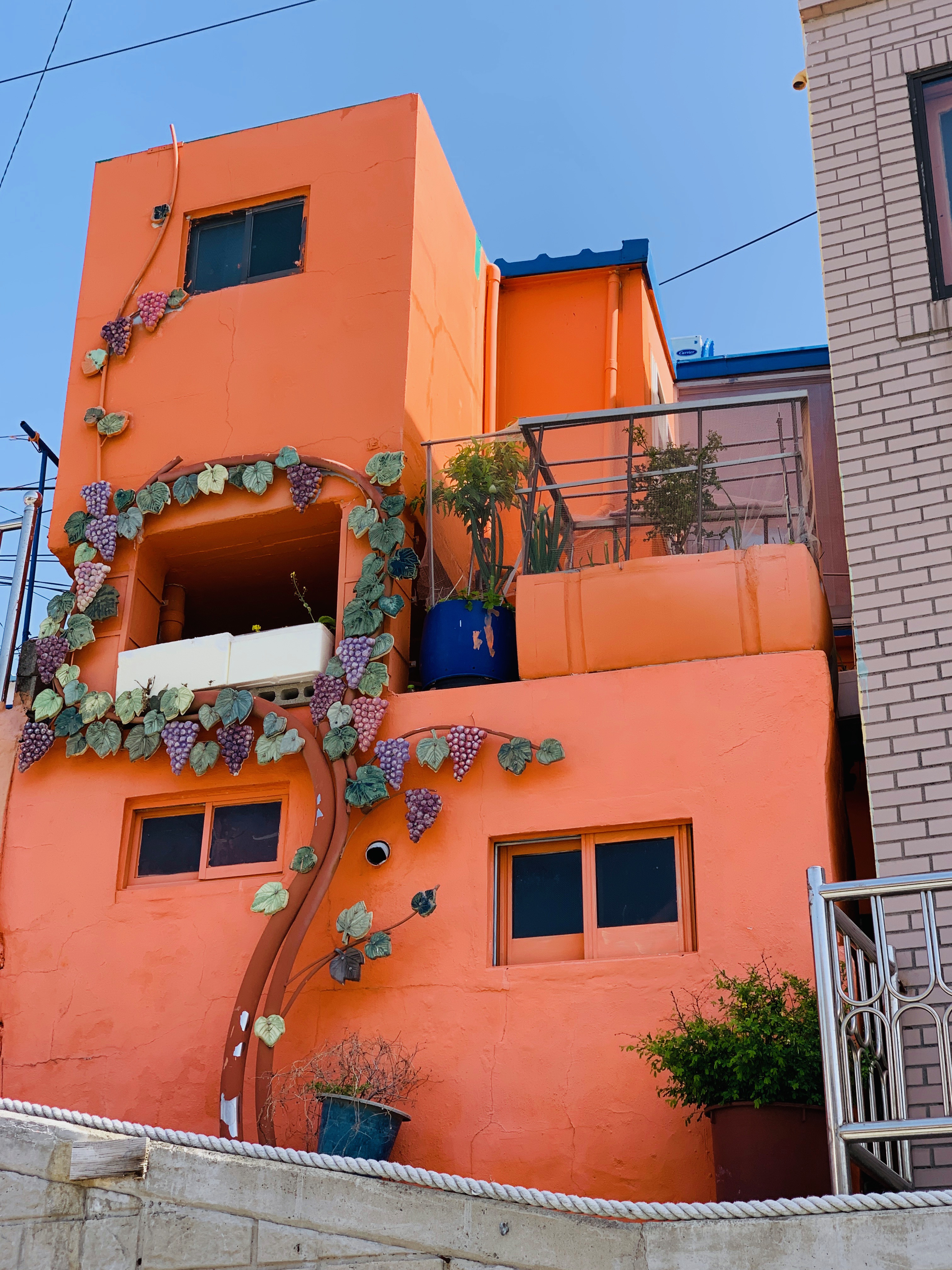 Busan’s Gamcheon Village: From Refugee Slum to Artsy Enclave – GALLIVANCE